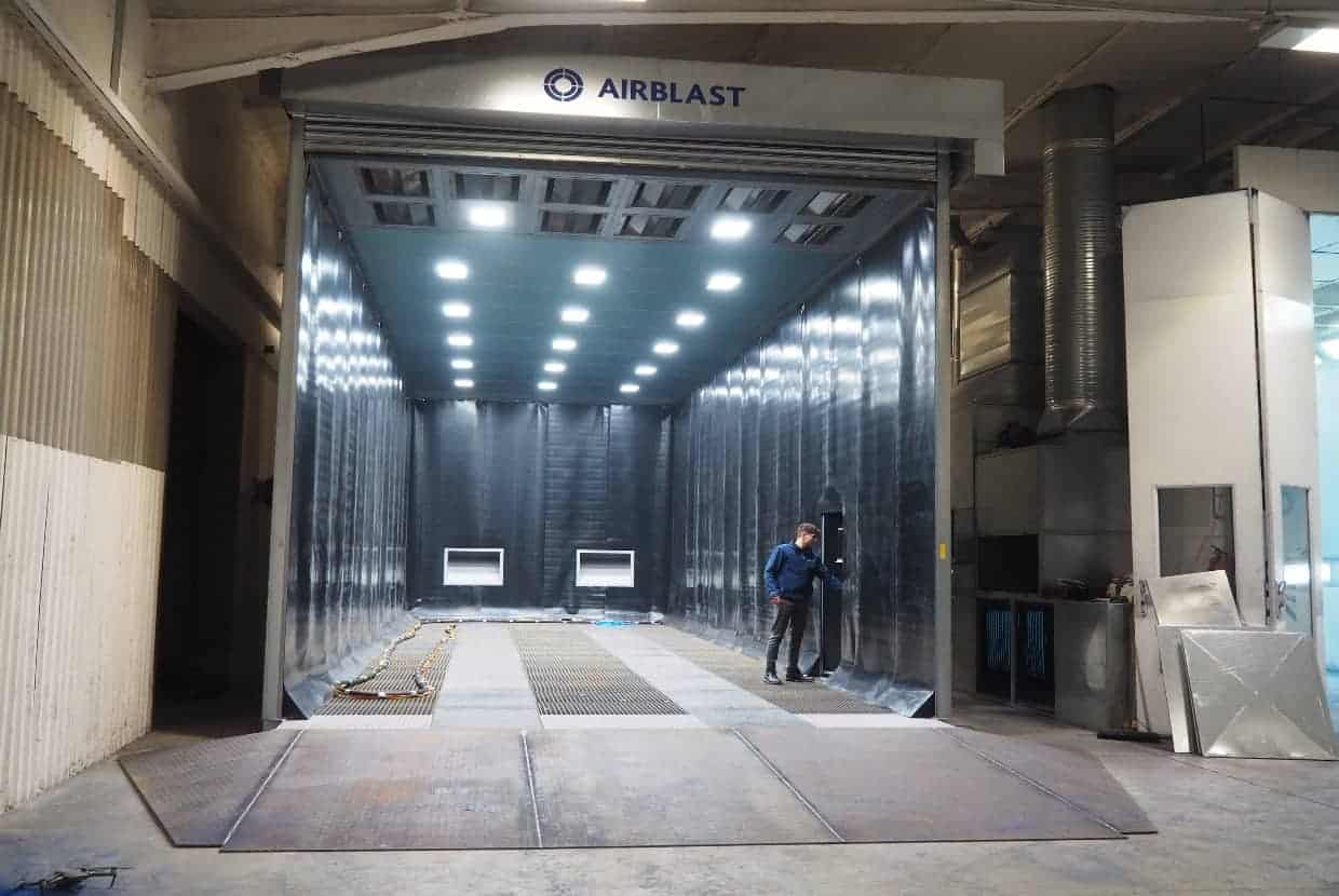 What are the different types of sandblasting machines? - Airblast Limited